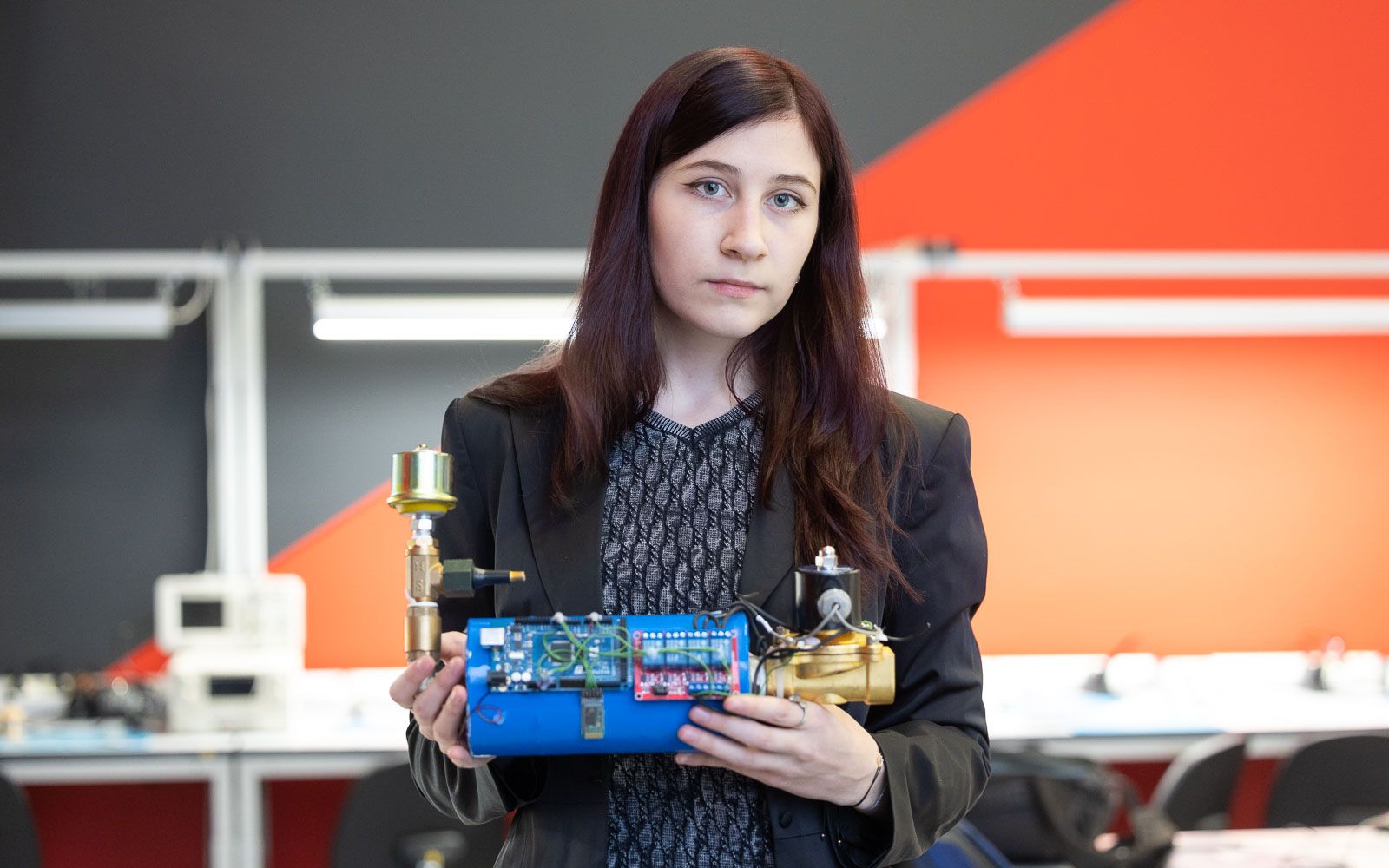 Студентка МАИ создала прибор для оценки изменения состава воздуха ...